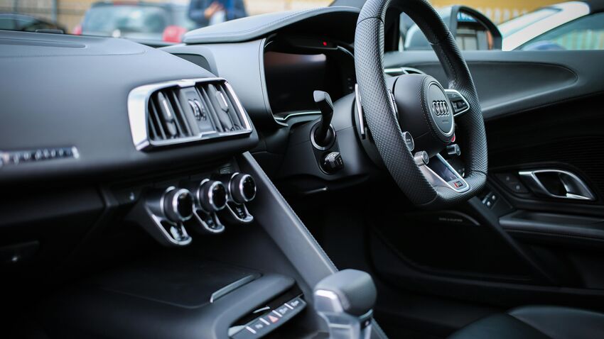 Tempomat bedienen » hilfreiche Hinweise & Tipps | Porsche Bank